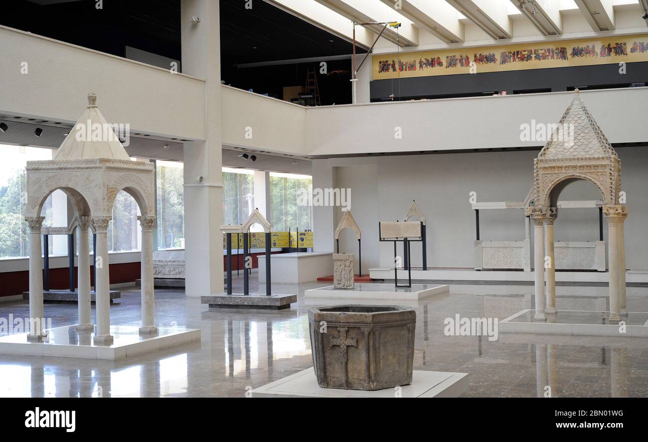 Archaeological museum split hi-res stock photography and images - Alamy