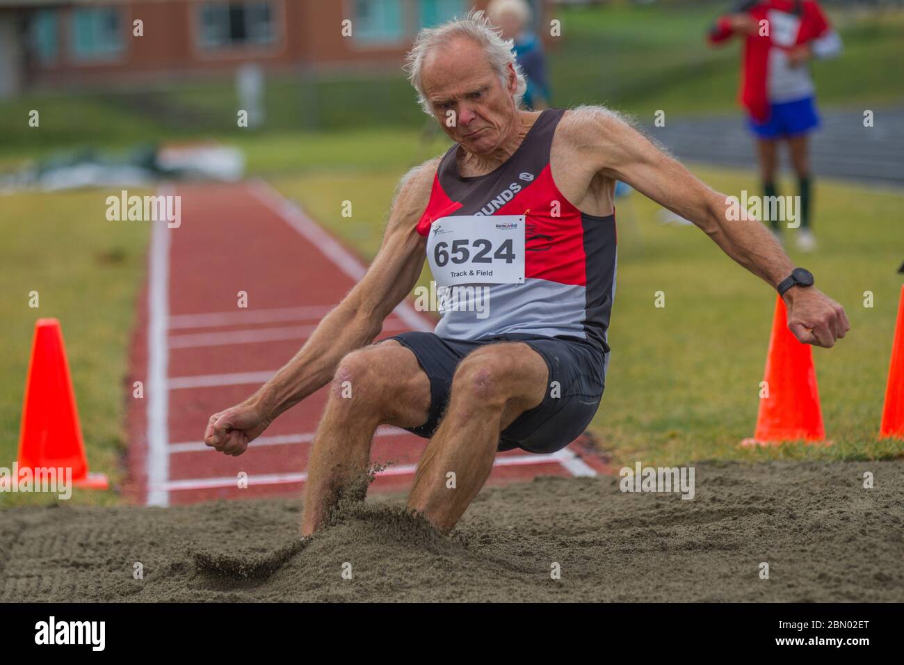 Jump and landing hi-res stock photography and images - Alamy