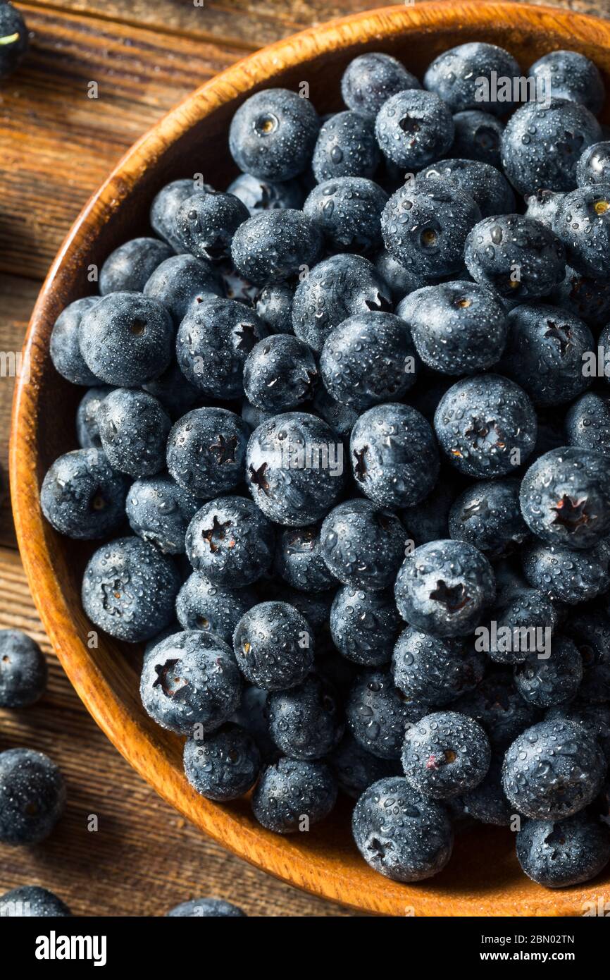Raw Blue Organic Blueberries in a Bunch Stock Photo - Alamy