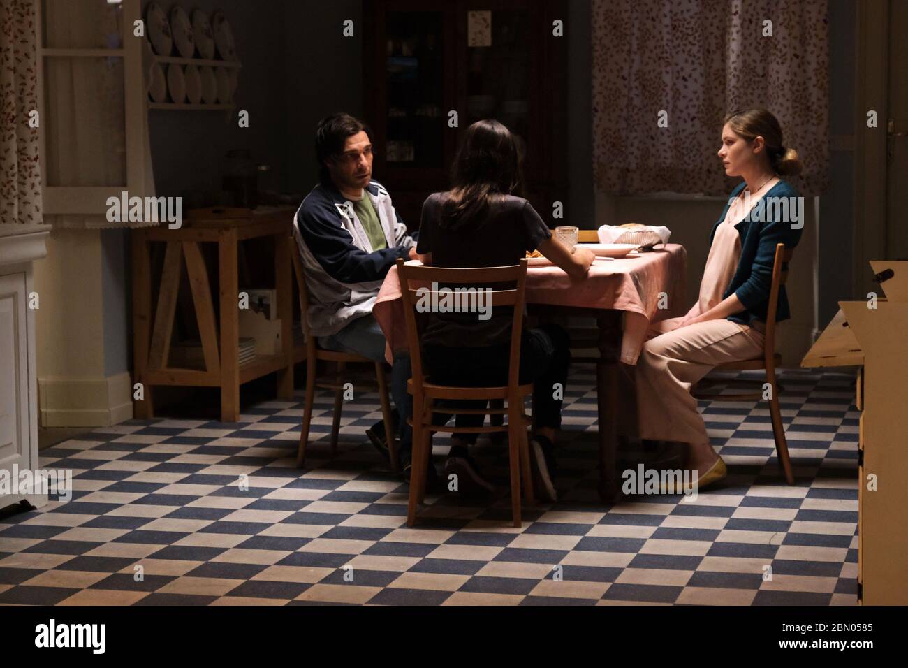 18 PRESENTS, (aka 18 REGALI), from left: Edoardo Leo, Benedetta ...