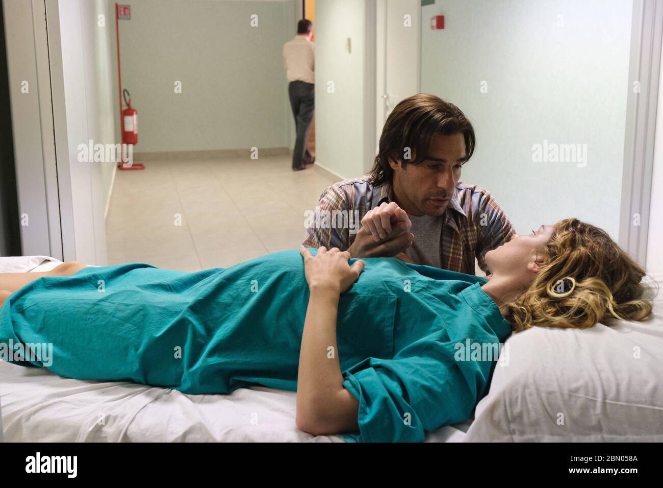 18 PRESENTS, (aka 18 REGALI), from top: Edoardo Leo, Vittoria Puccini ...