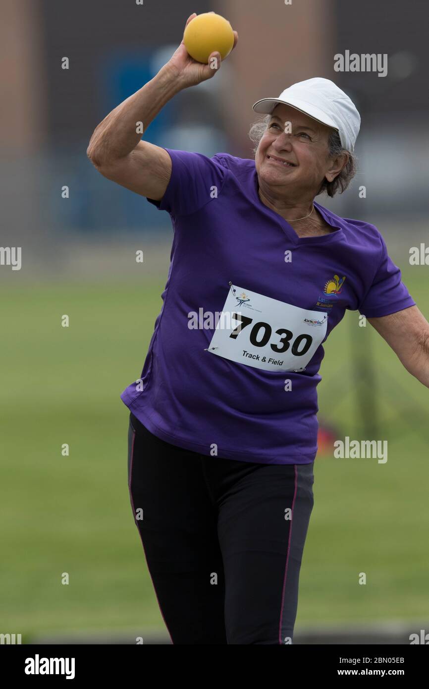 Competing by age hi-res stock photography and images - Alamy