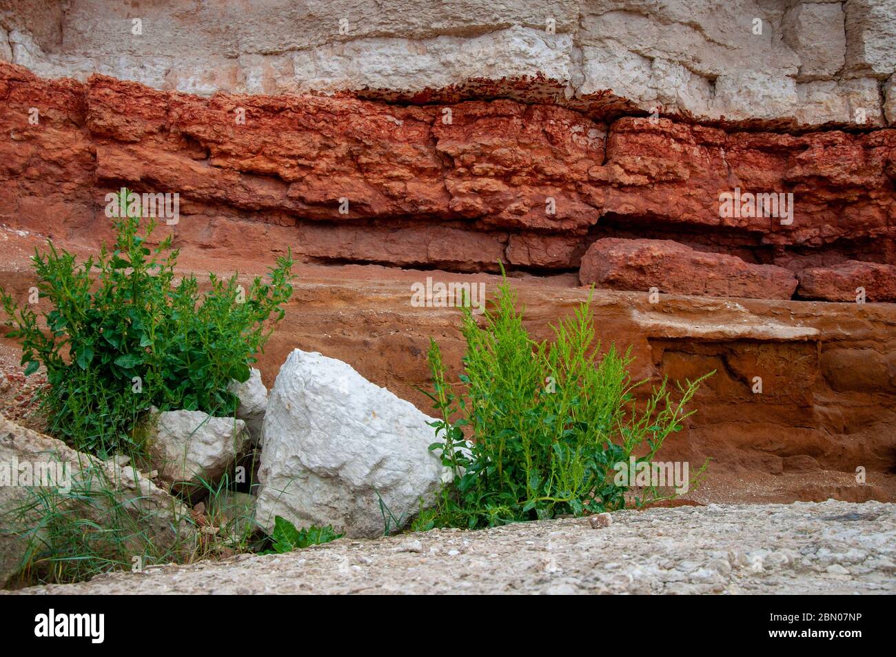 Iron ore rocks cliffs hi-res stock photography and images - Alamy