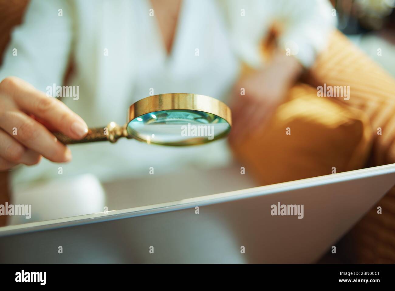 Magnifying glass computer screen hi-res stock photography and images ...