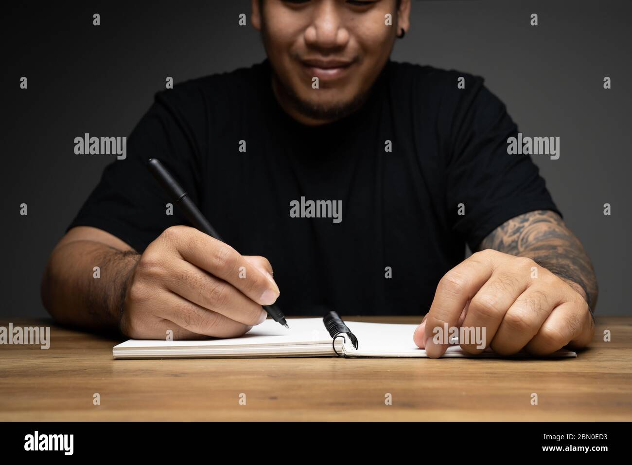 Book signing concept hi-res stock photography and images - Alamy