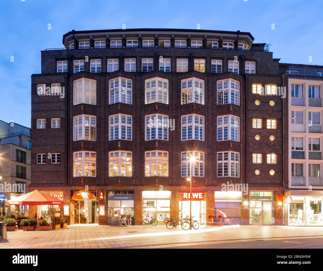 Kaufhaus am klingenberg from 1920 hi-res stock photography and images ...