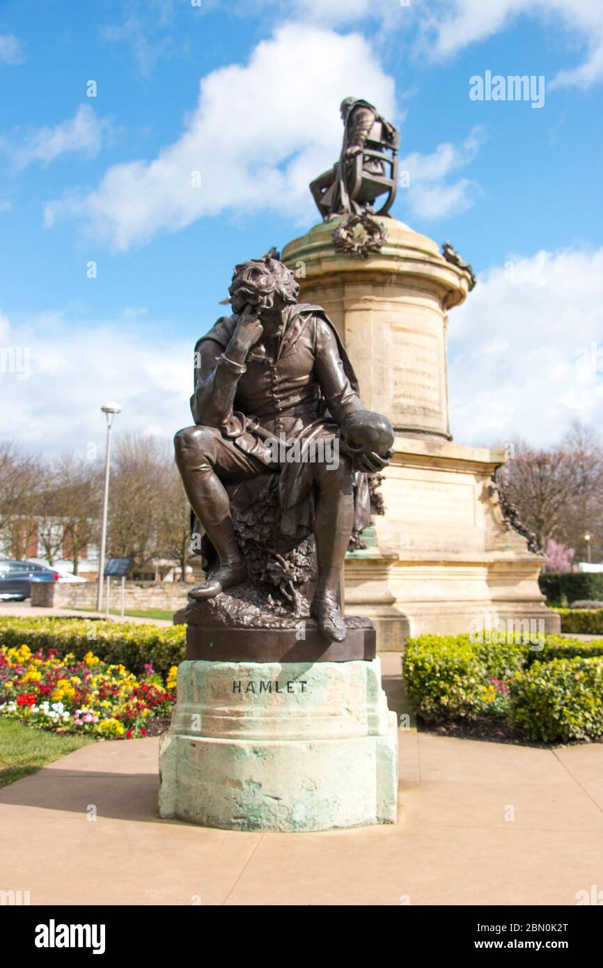 Gower Memorial, Shakespeare Hamlet Statue, Stratford upon Avon, England ...