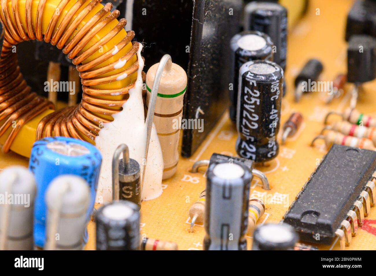 Transistor radio circuit board hi-res stock photography and images - Alamy