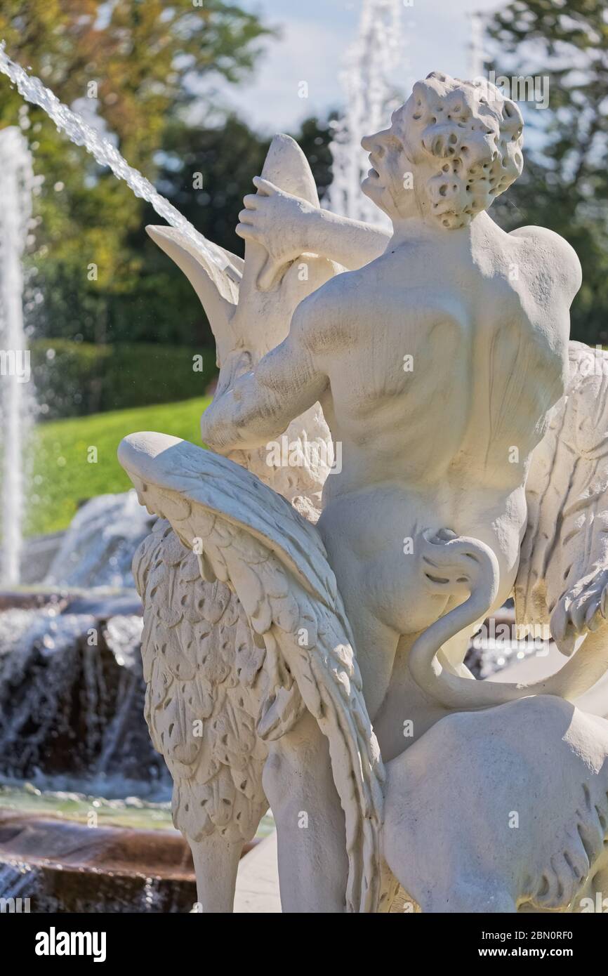Stone statues in Belvedere gardens in Wien, Austria Stock Photo - Alamy