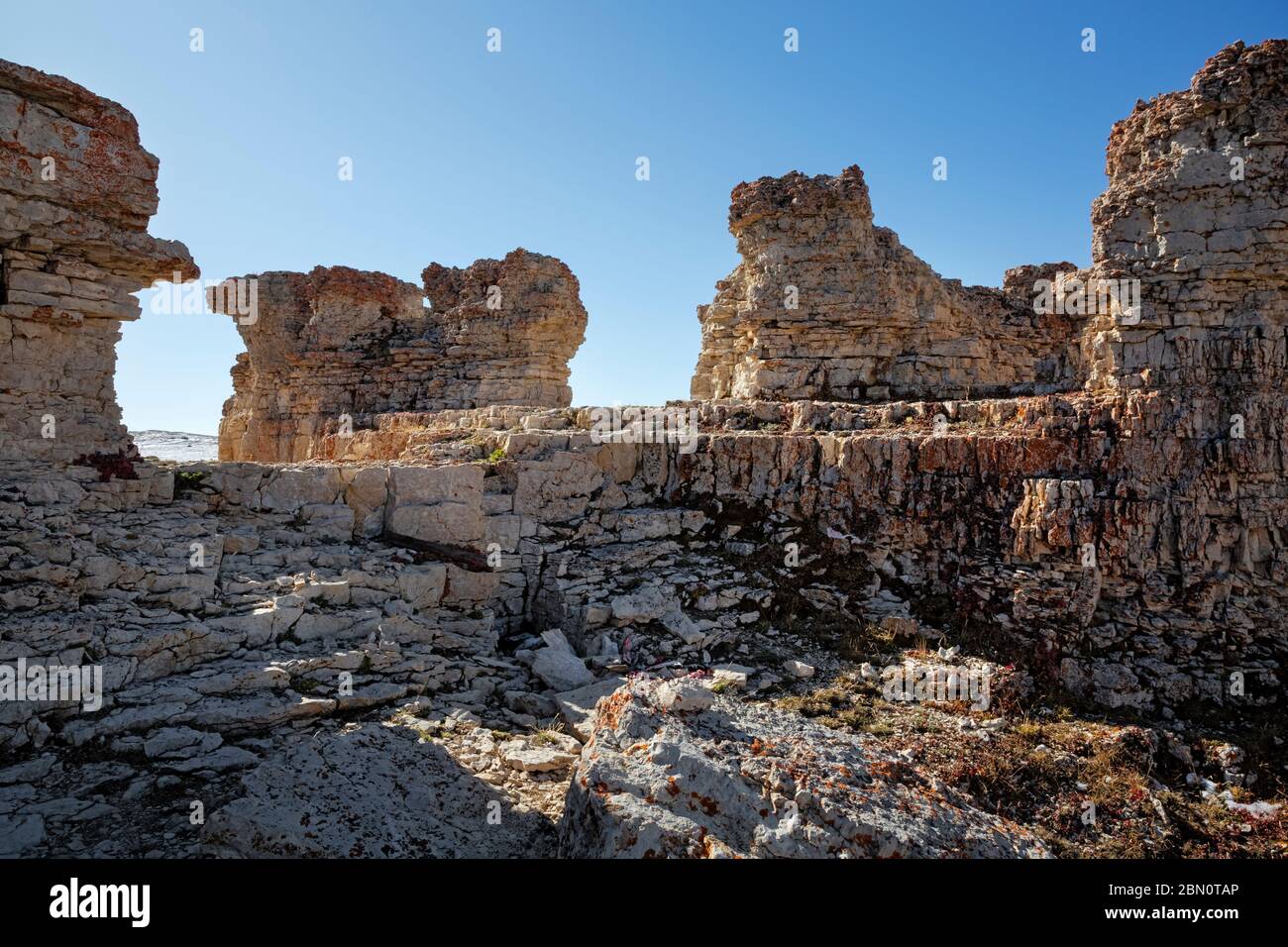 WY04207-00..WYOMING - Limestone towers along the ridgecrest near Big ...