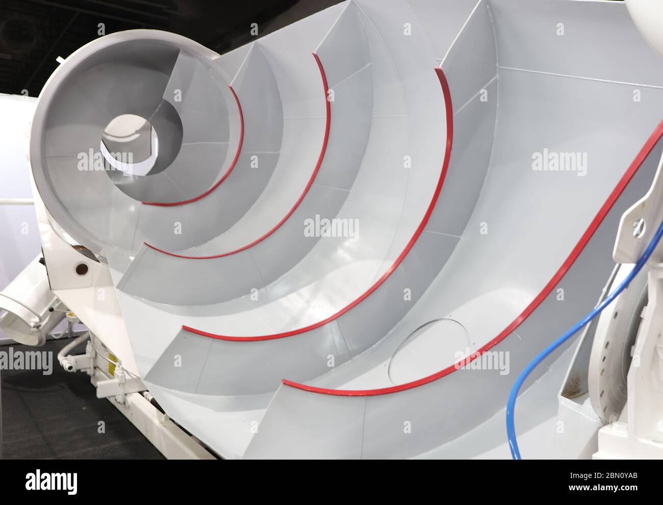 cross section of concrete mixter tank truck show detail inner shape ...