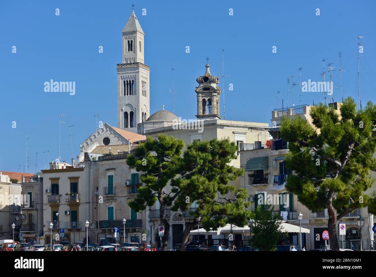 Bari cathedral hi-res stock photography and images - Alamy