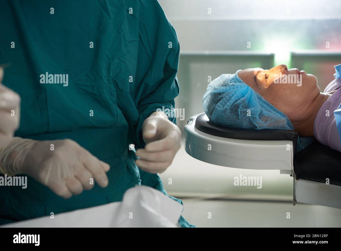 Operating theater of ophthalmology hi-res stock photography and images ...