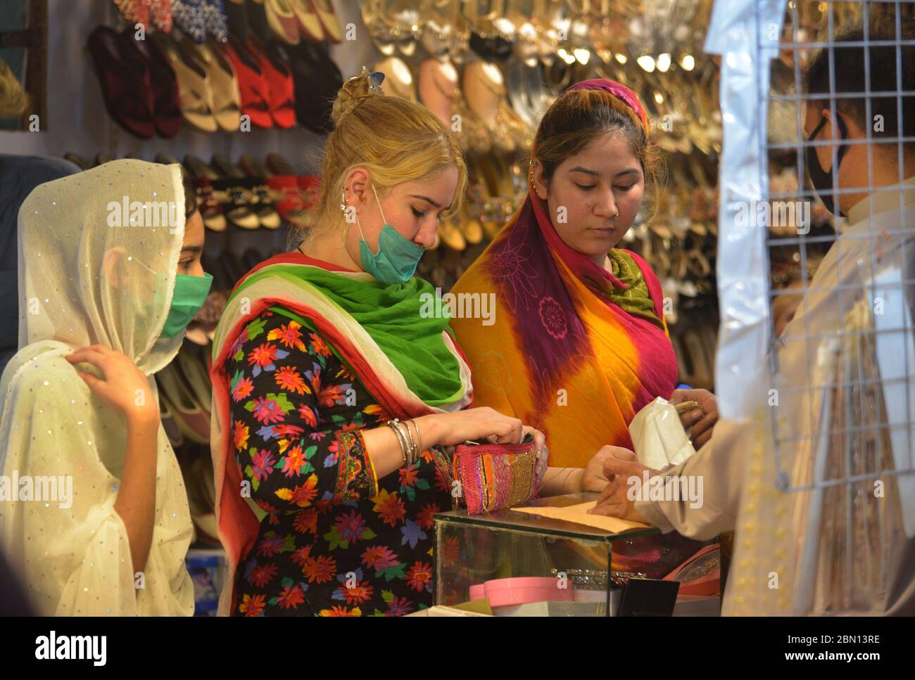 Anarkali bazaar lahore pakistan hi-res stock photography and images - Alamy