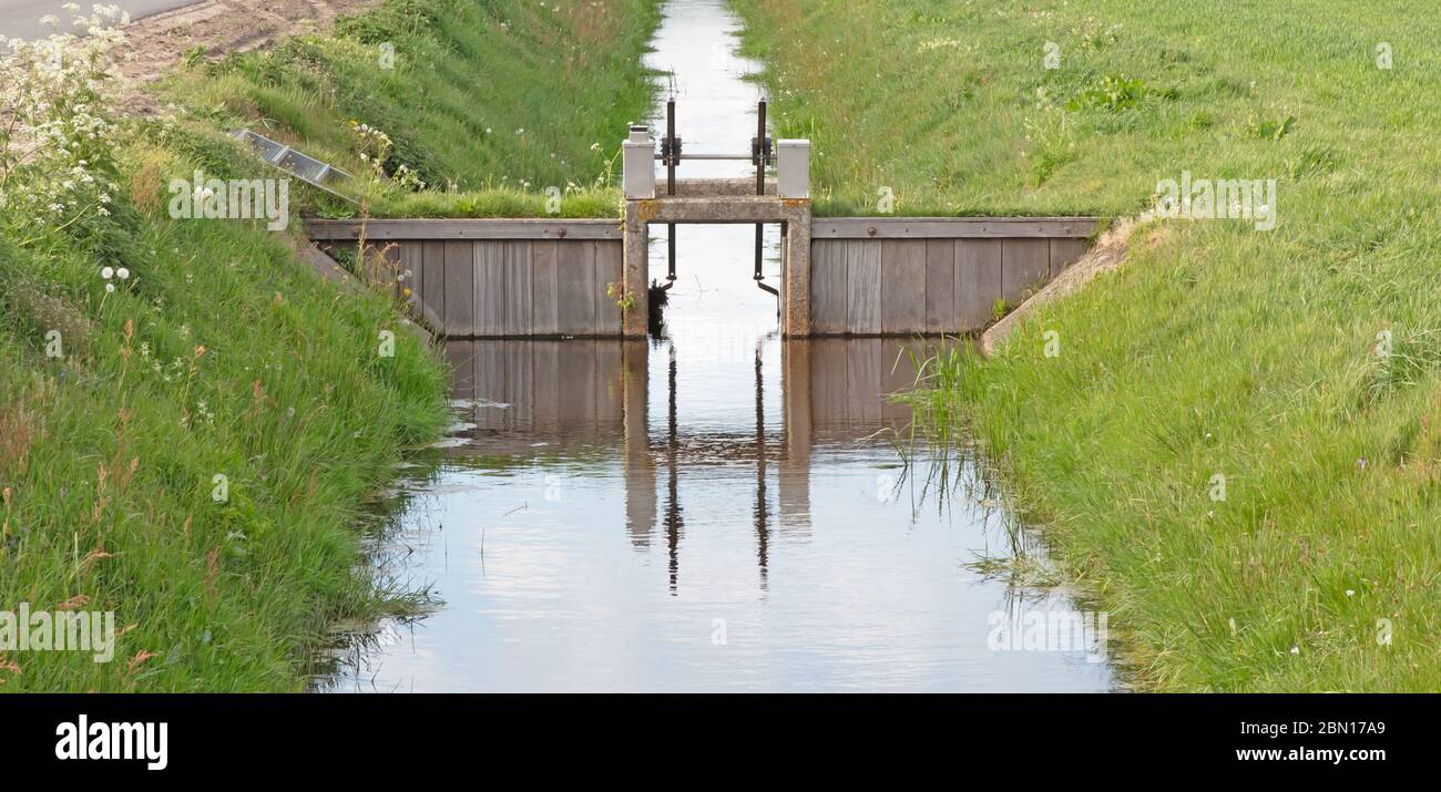 Dividing ditch hi-res stock photography and images - Alamy