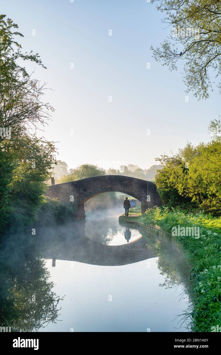 Walking along canal towpath hi-res stock photography and images - Alamy