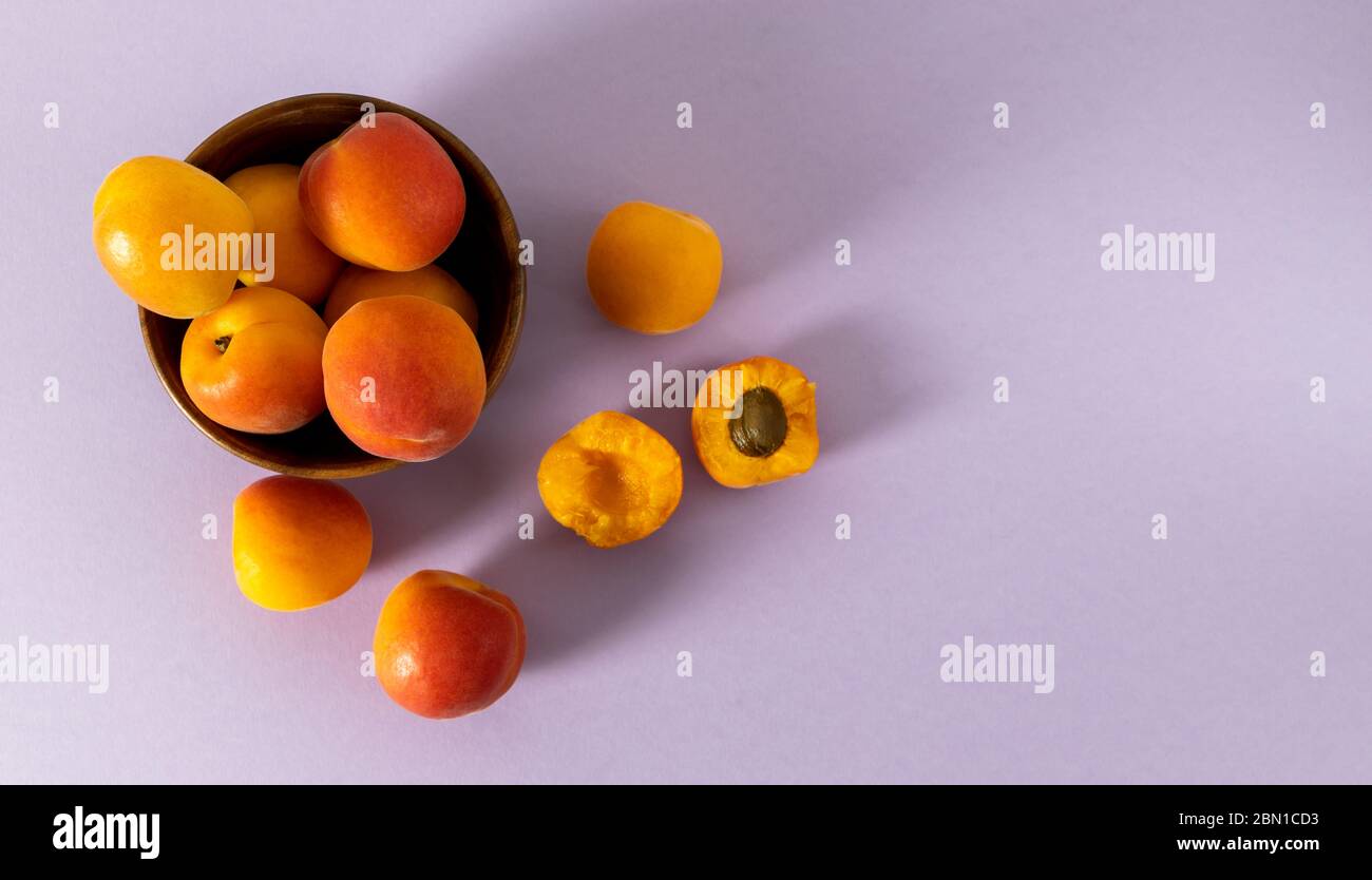 Ripe fresh apricot fruits hi-res stock photography and images - Alamy