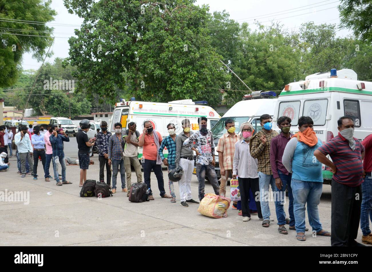 Prayagraj, Uttar Pradesh, India. 12th May, 2020. People in queue for ...
