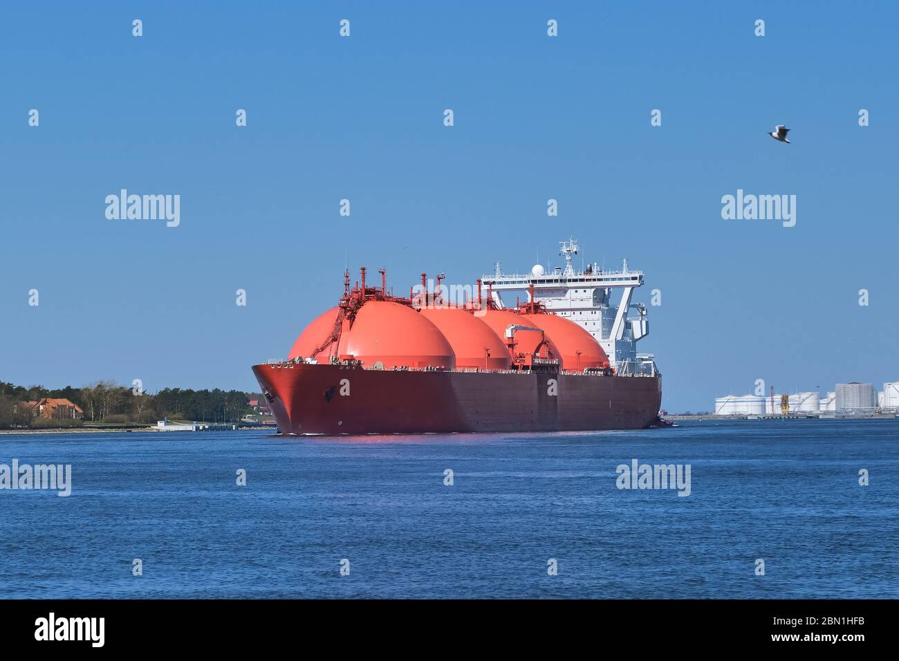Lng tanker carrier ship hi-res stock photography and images - Alamy