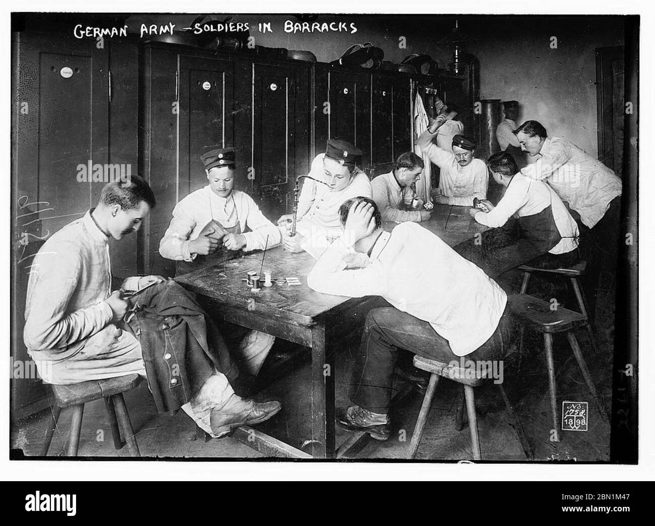 Army barracks 1940s hi-res stock photography and images - Alamy