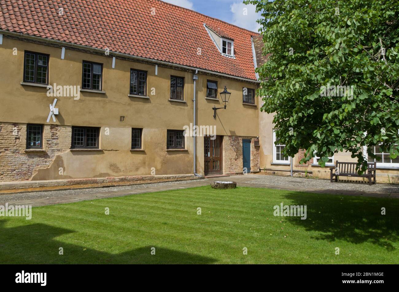 Priests england 16th century hi-res stock photography and images - Alamy