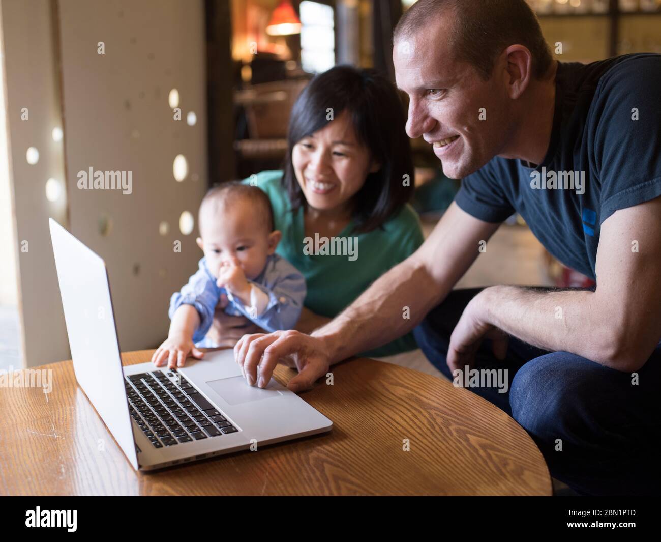 Zoom meeting hi-res stock photography and images - Alamy