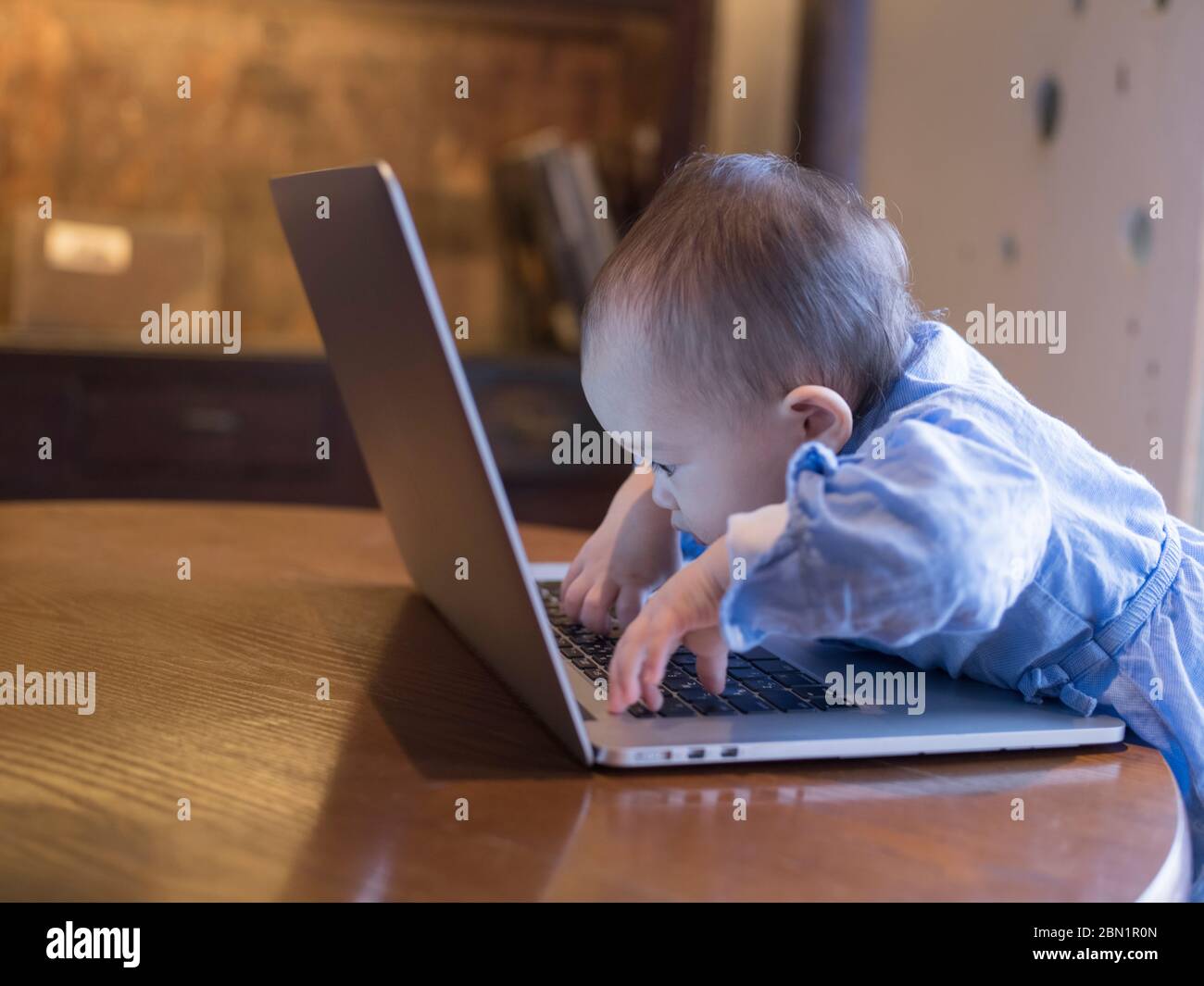 Baby chat hi-res stock photography and images - Alamy