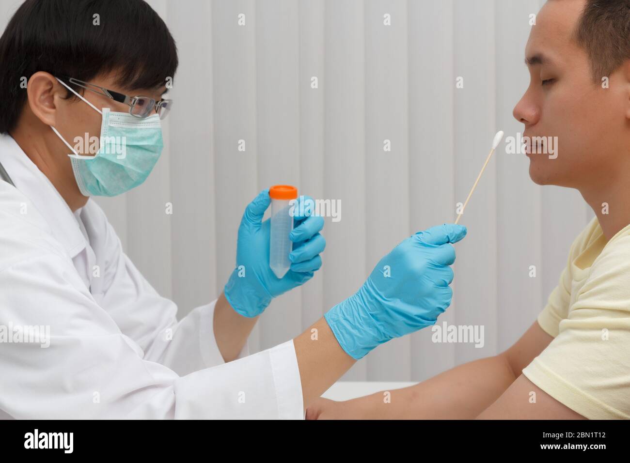Research and development concept, Laboratory scientist collecting snot ...