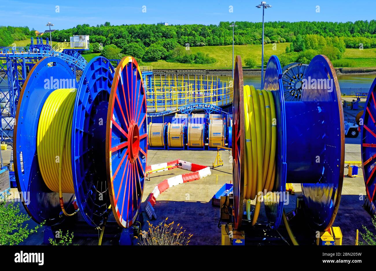 Communication cable sea underwater hi-res stock photography and images ...