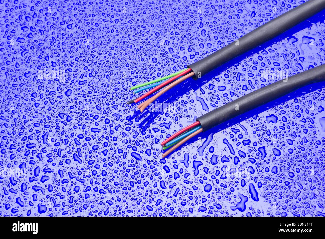 Bundle yellow red green cables hi-res stock photography and images - Alamy