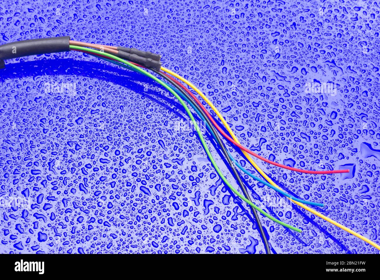 Bundle yellow red green cables hi-res stock photography and images - Alamy