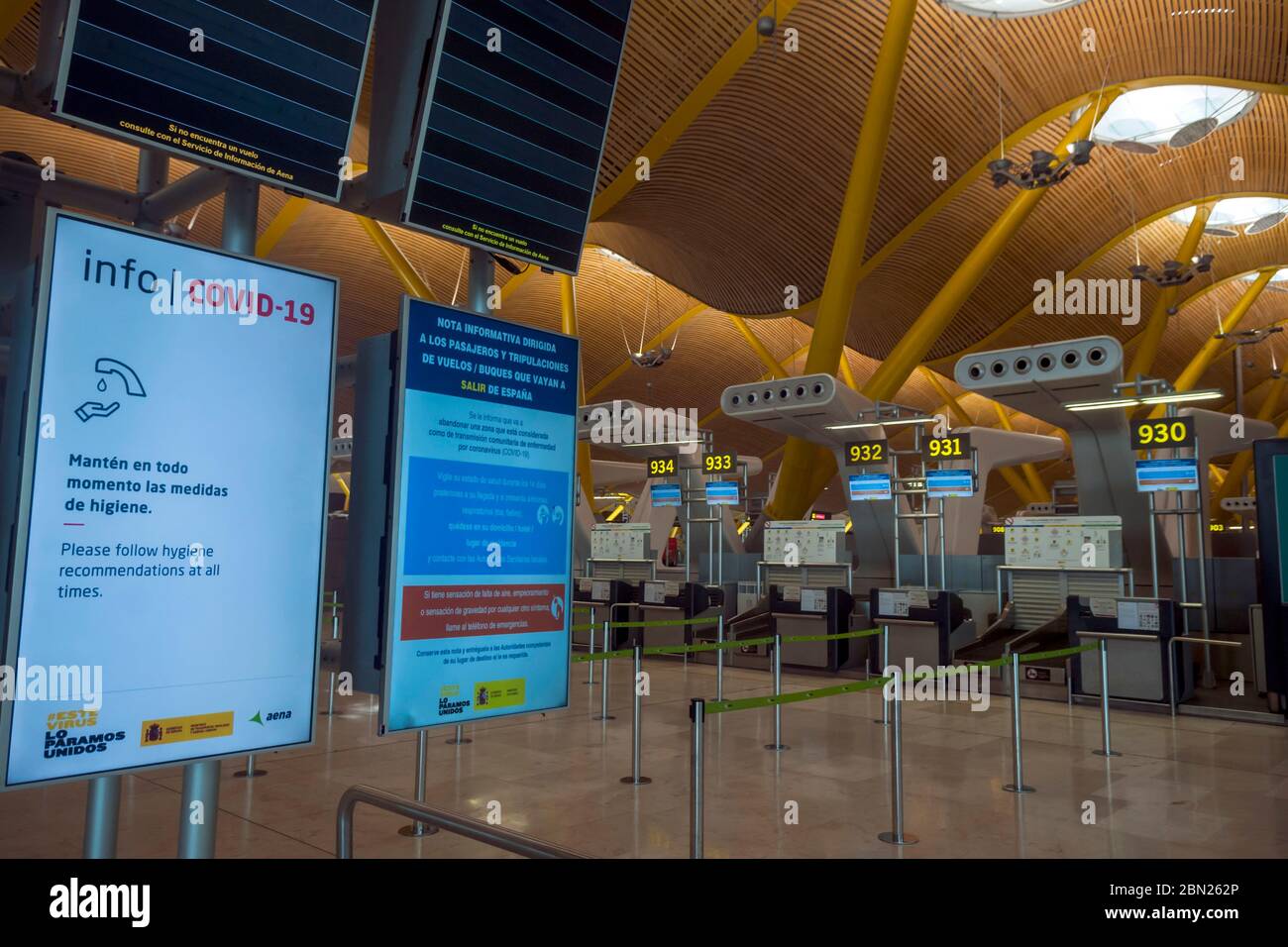 Madrid airport terminal 2 hi-res stock photography and images - Alamy