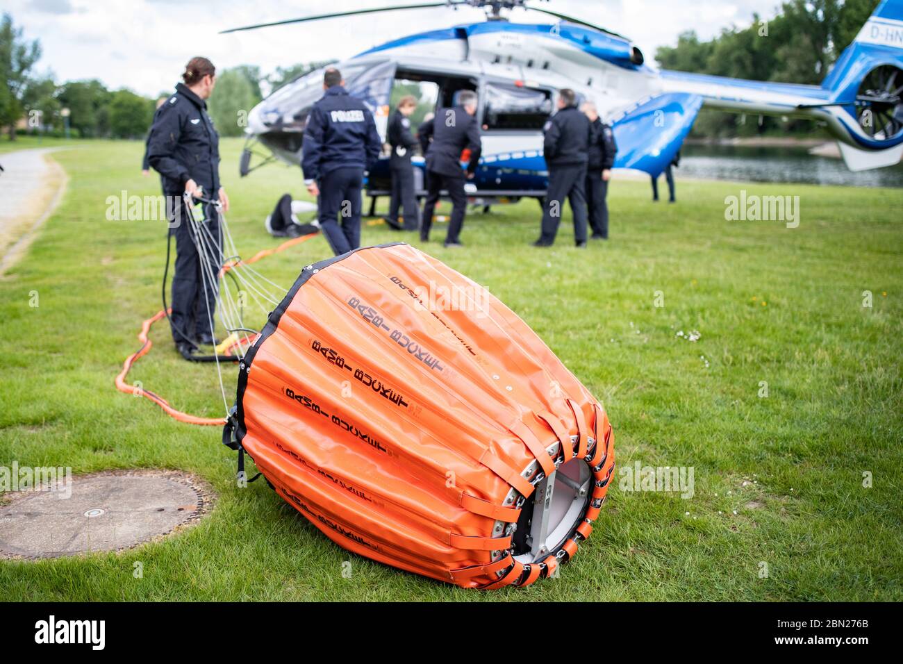 Duesseldorf, Germany. 12th May, 2020. The new fire water tank "Bambi ...