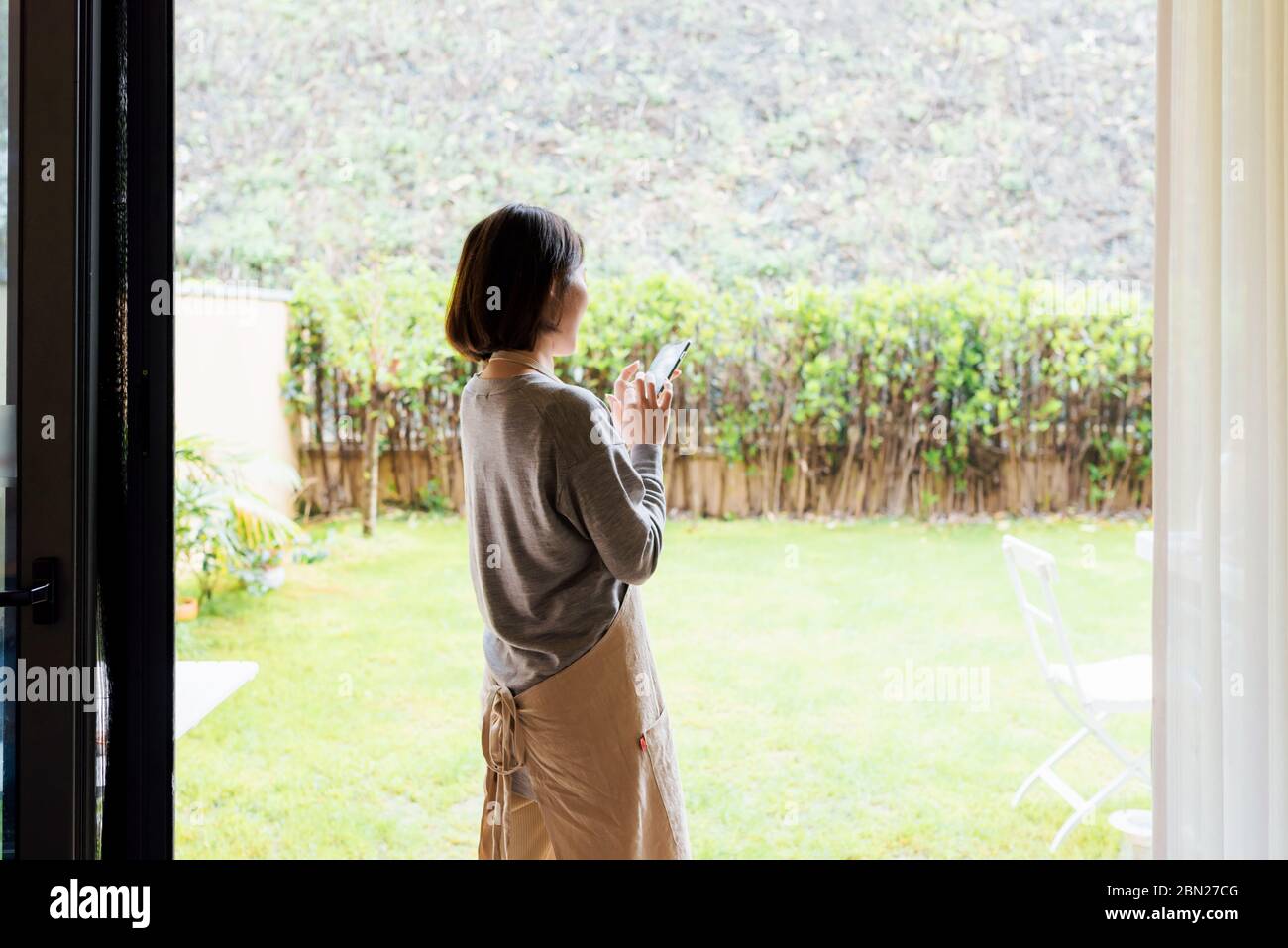 Womans back hi-res stock photography and images - Alamy