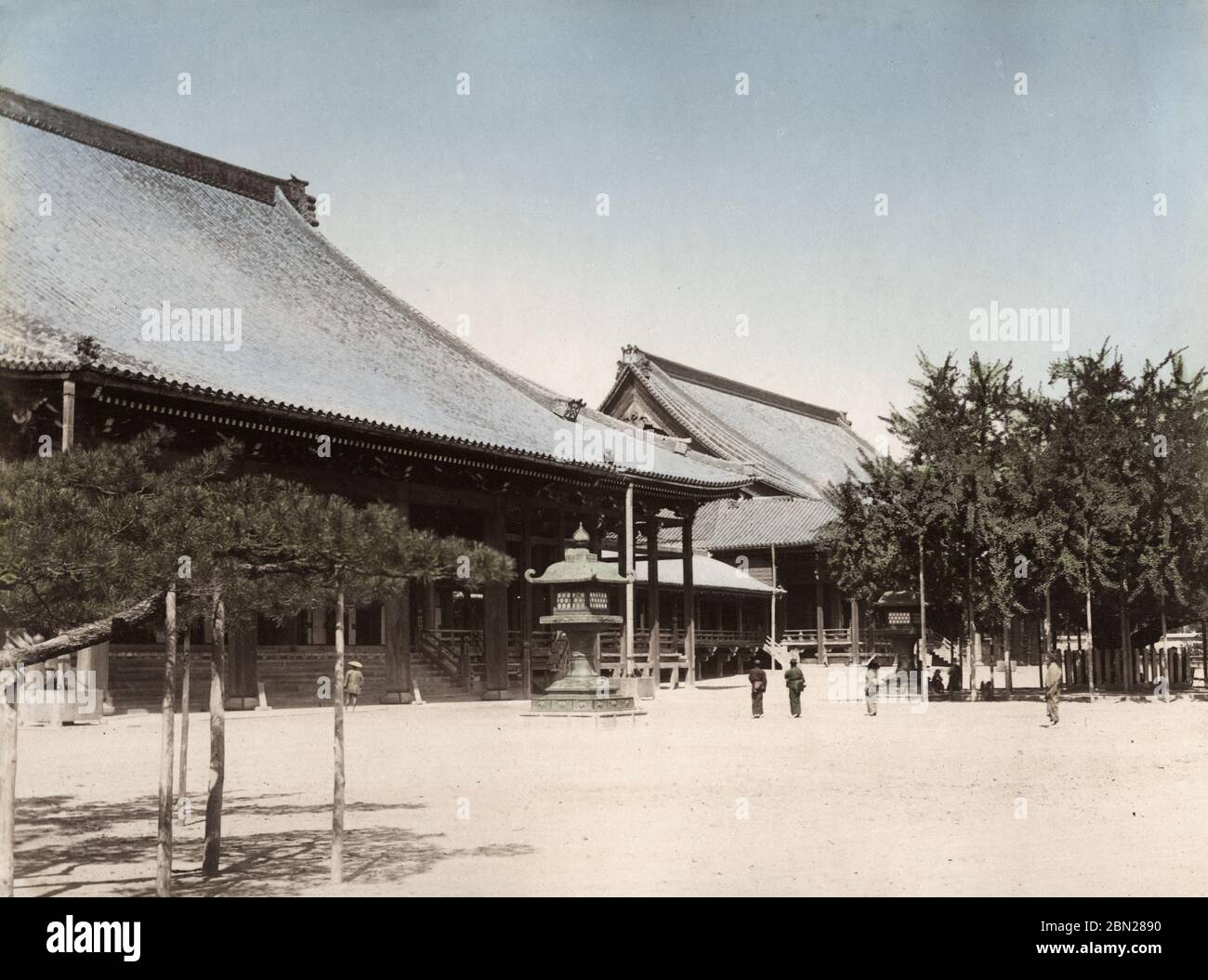 Nishi Honganji Temple - western Buddhist temple, Japan Stock Photo - Alamy