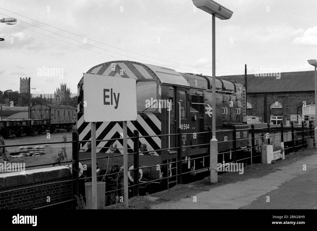 Class 08 diesel shunter No.08549 "Ely" at Ely station, Cambridgeshire ...