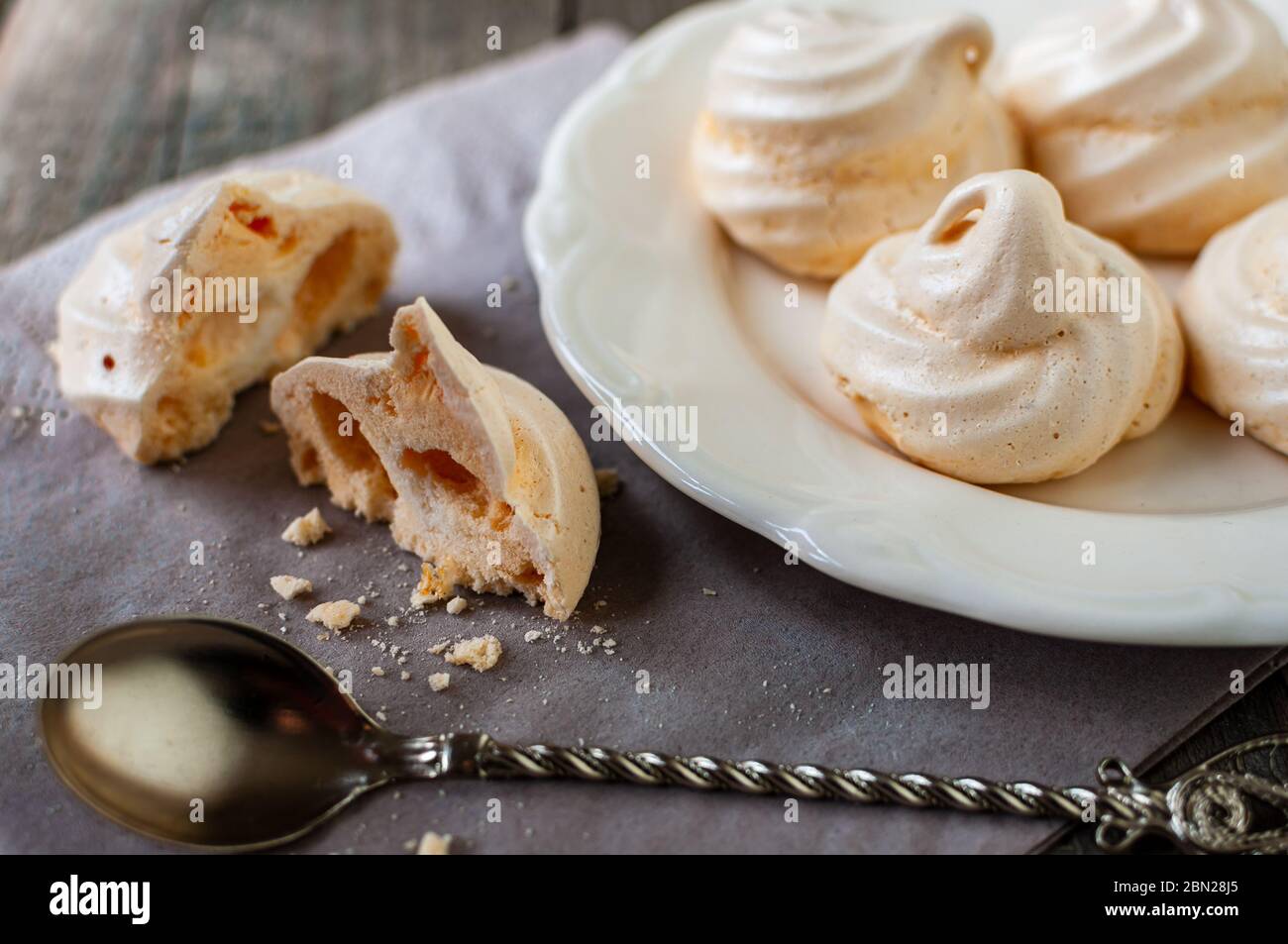 Meringue crumbs hi-res stock photography and images - Alamy