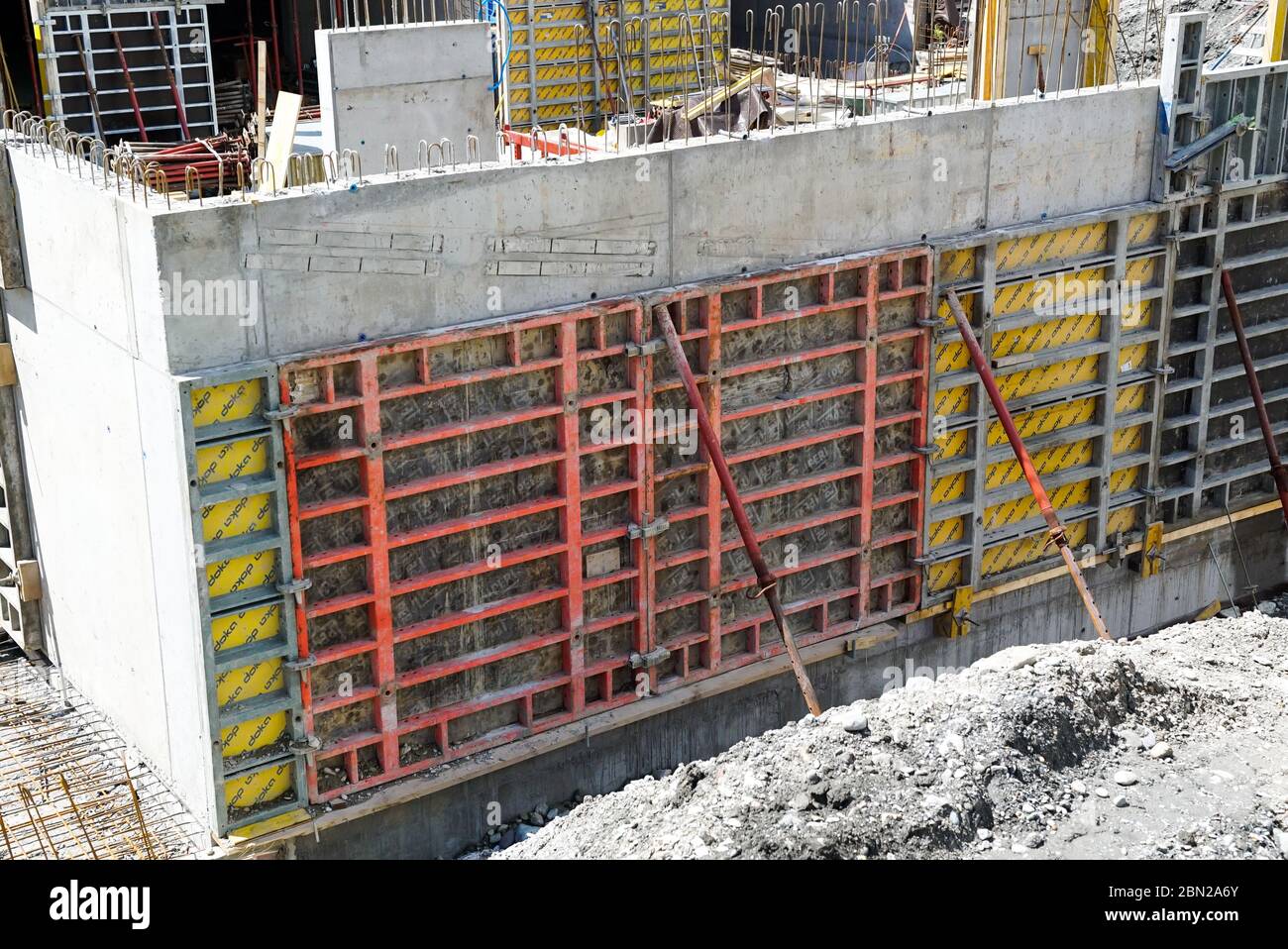 Concrete shuttering hi-res stock photography and images - Alamy