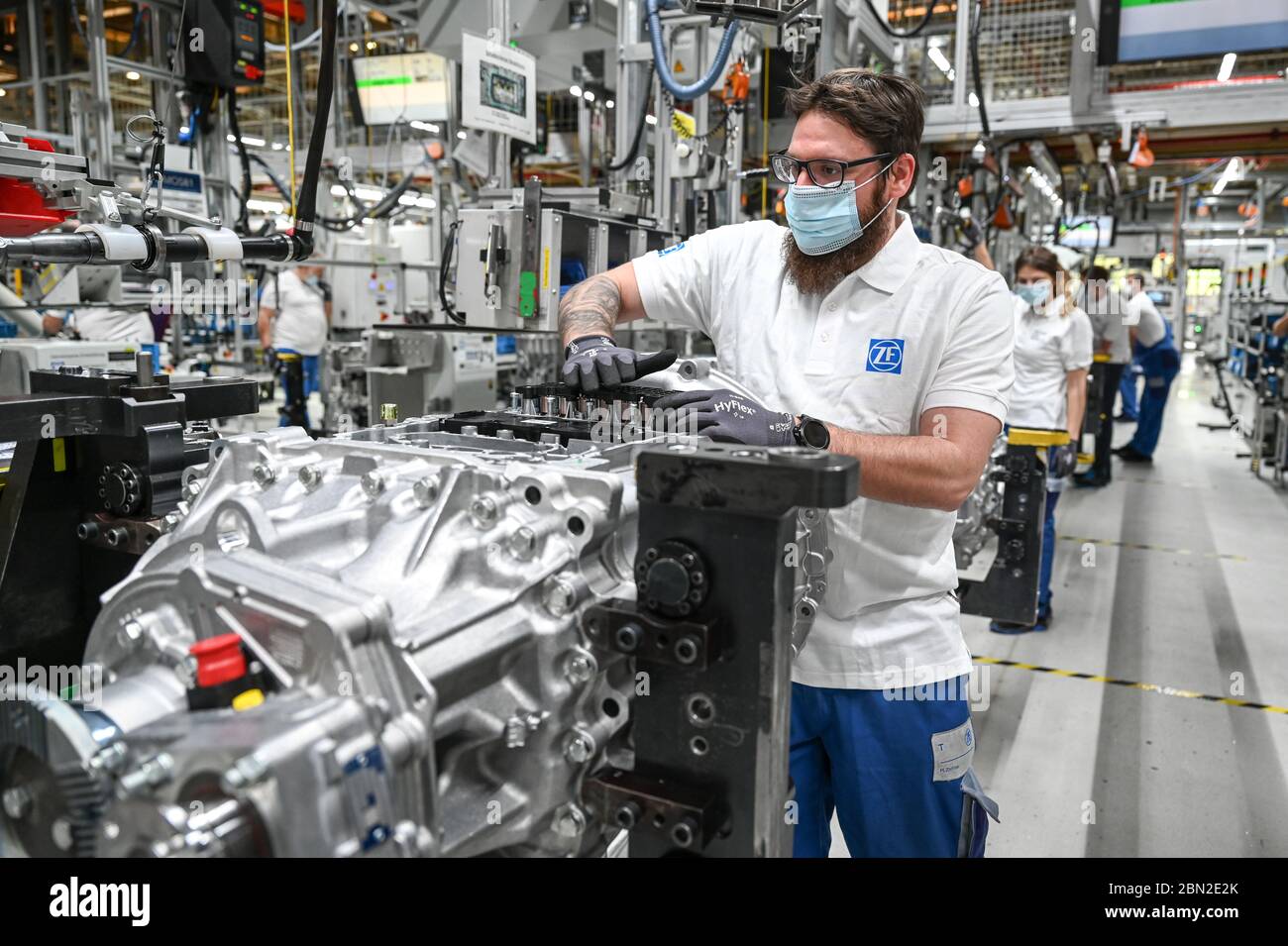 Zf transmission hi-res stock photography and images - Alamy