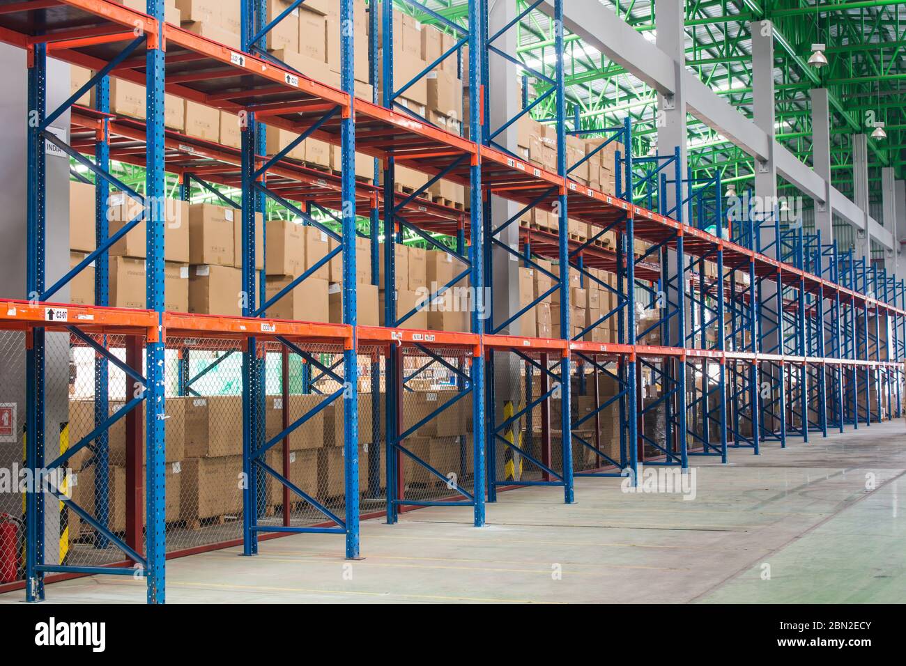 Rack warehouse hi-res stock photography and images - Alamy