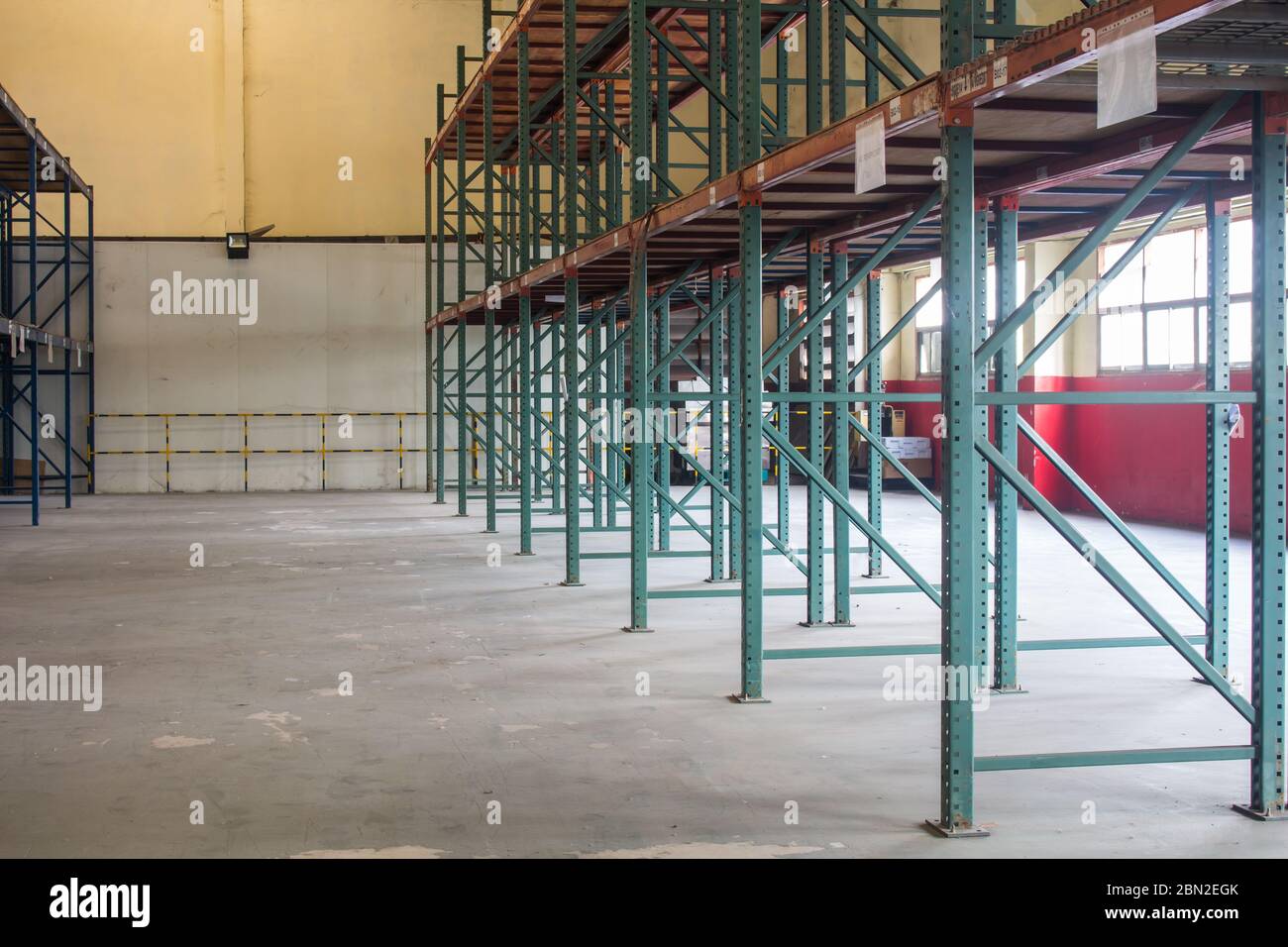 Empty depot boxes goods equipment hi-res stock photography and images ...