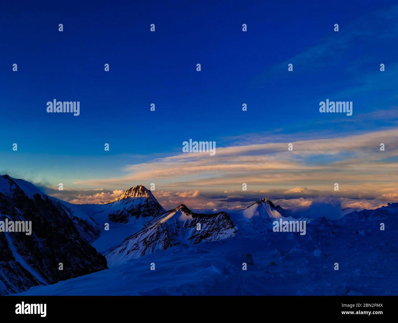 Lhapa hi-res stock photography and images - Alamy