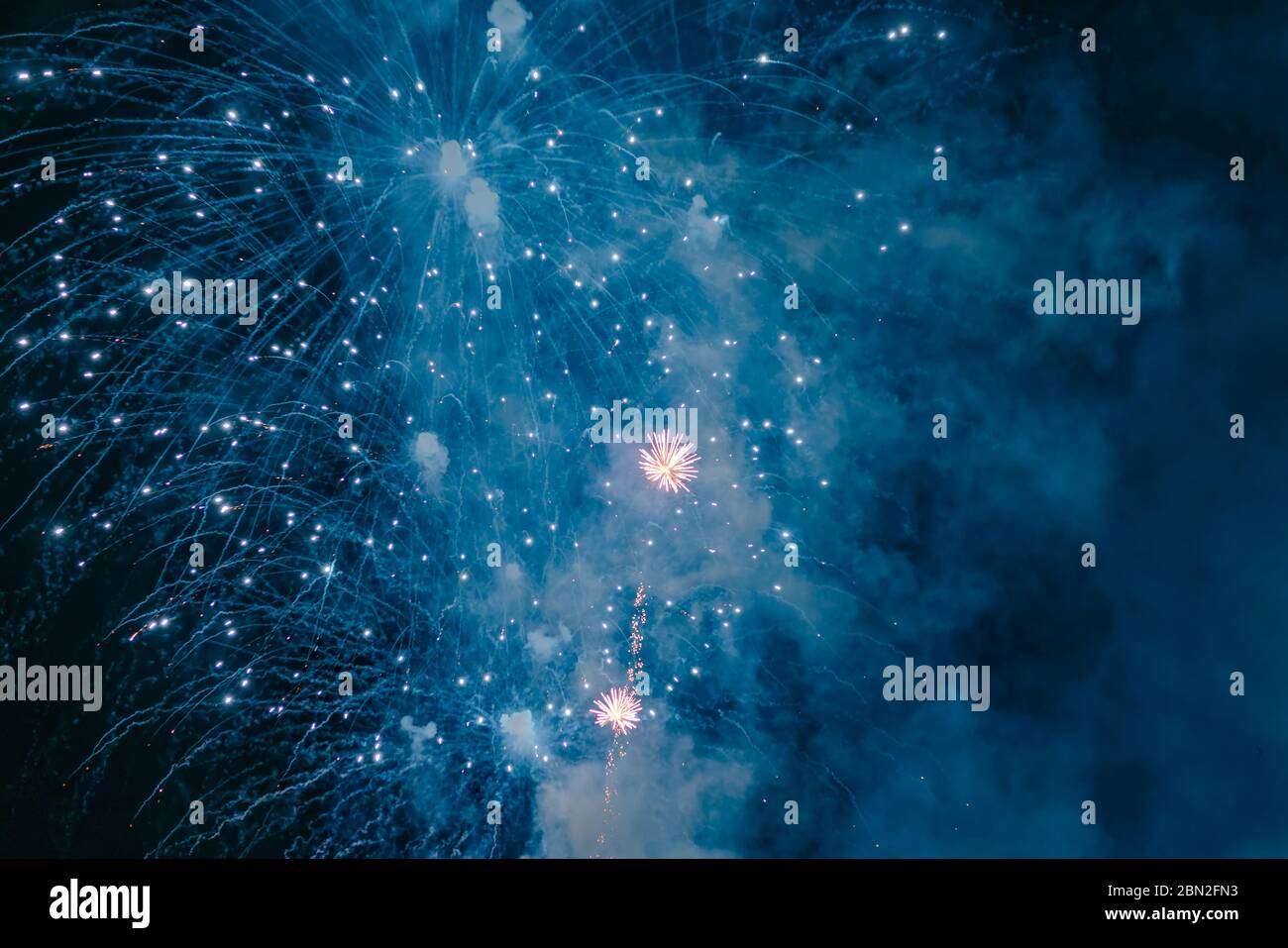 Red white blue fireworks hi-res stock photography and images - Alamy