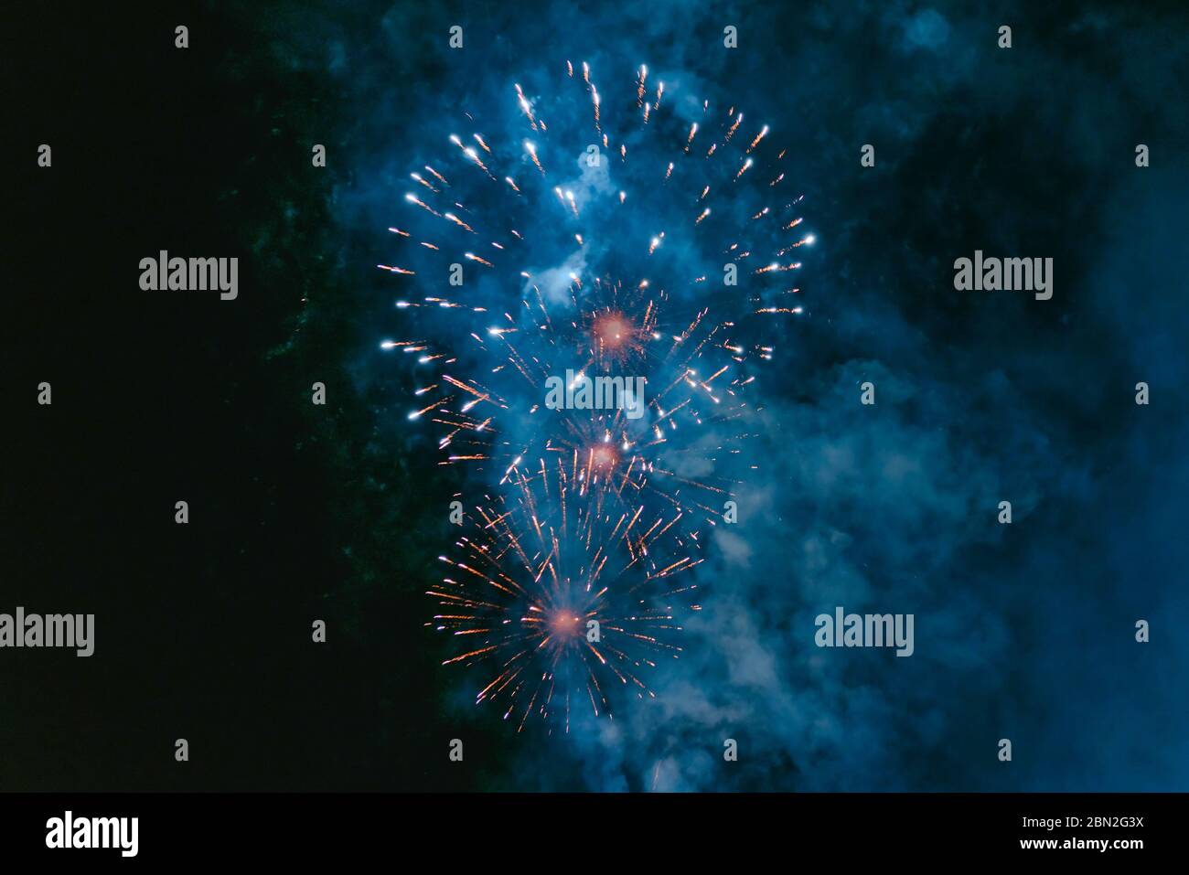 Red white blue fireworks hi-res stock photography and images - Alamy