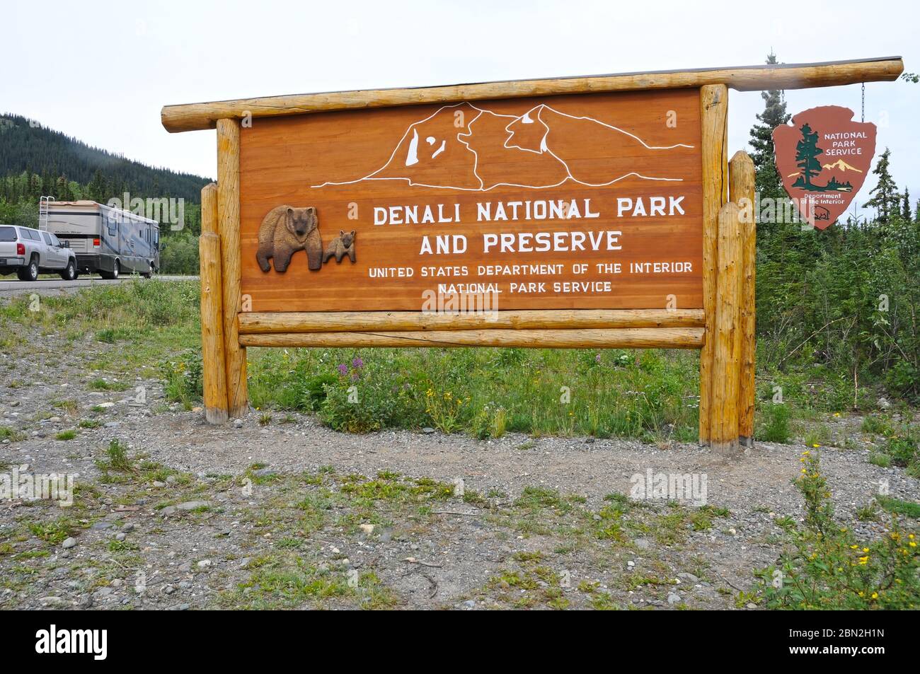 Denali national park sign hi-res stock photography and images - Alamy