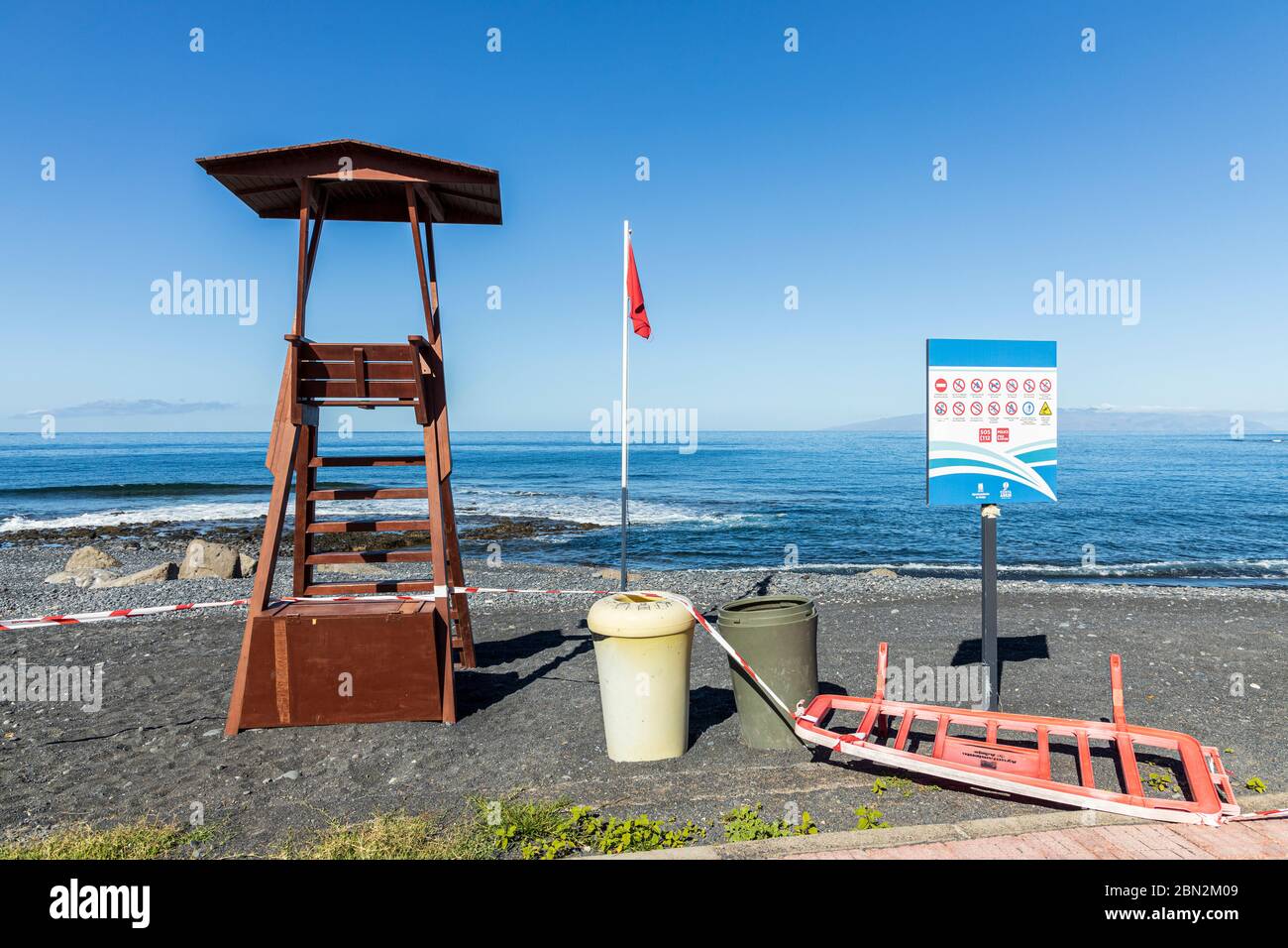 Lifeguard lookout tower hi-res stock photography and images - Alamy