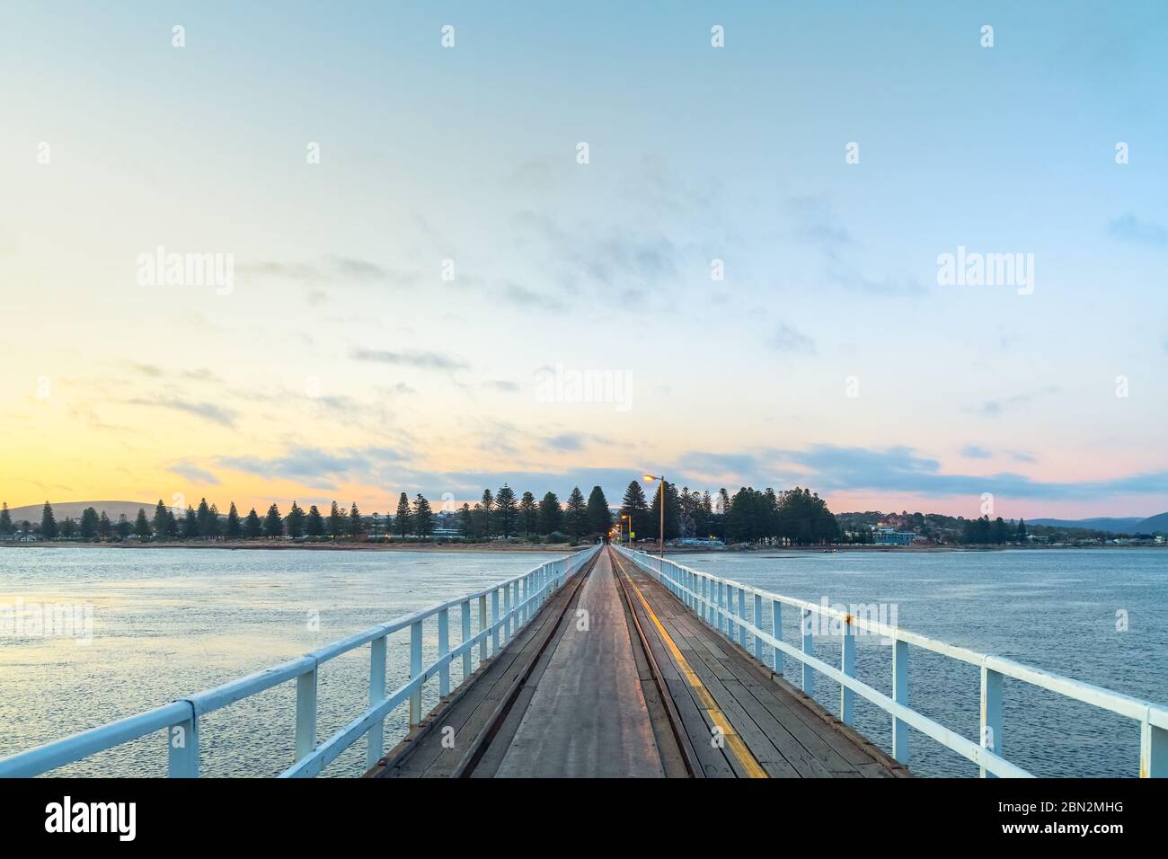 Harbor and beach hi-res stock photography and images - Alamy