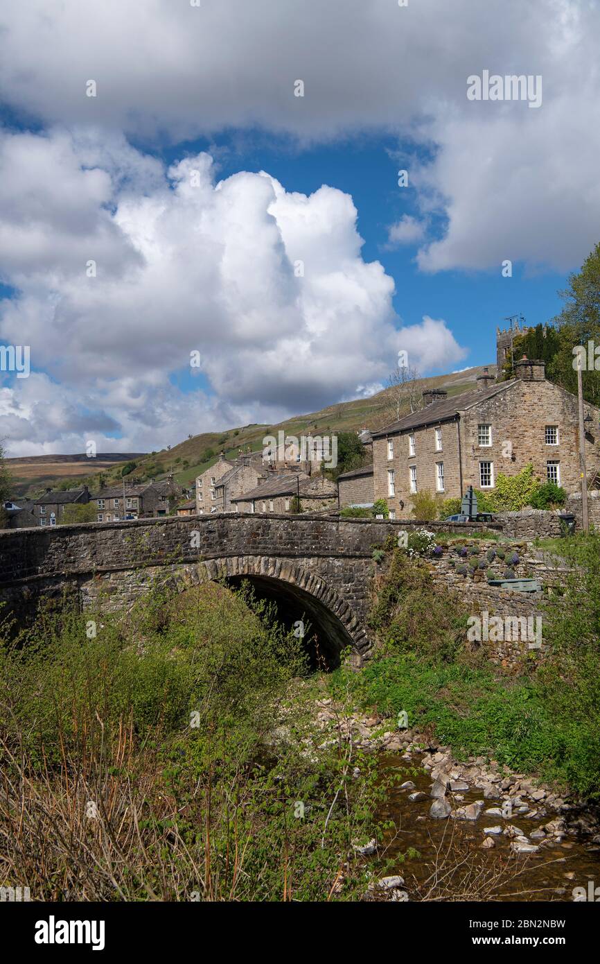 Village of Muker in Swaledale, on a spring day. Yorkshire Dales ...