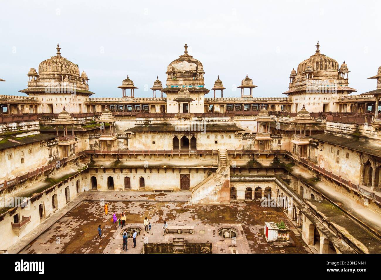 Mahal e jahangir orchha hi-res stock photography and images - Alamy