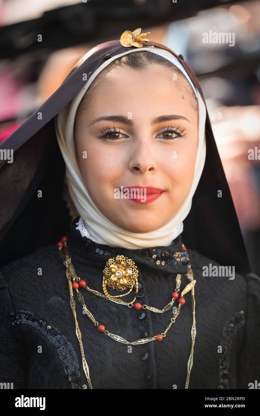 Traditional costume portrait hi-res stock photography and images - Alamy